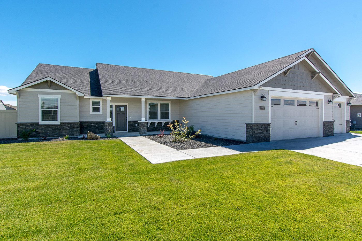 Why Single-Level Homes Are a Smart Choice for Homebuyers - Front Door ...