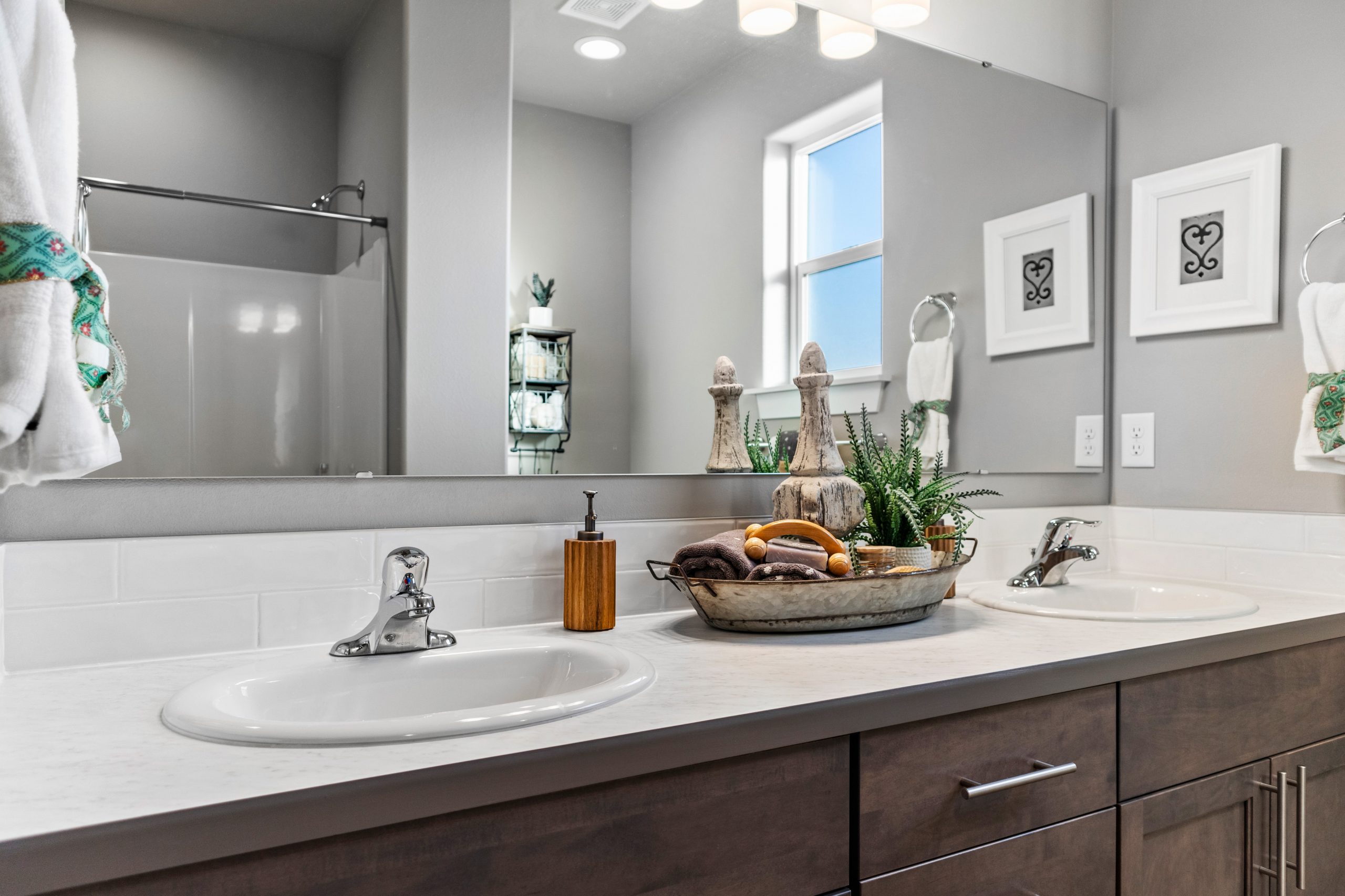 How to Make Your Bathroom Feel Like a Luxurious Spa - Front Door Blog ...